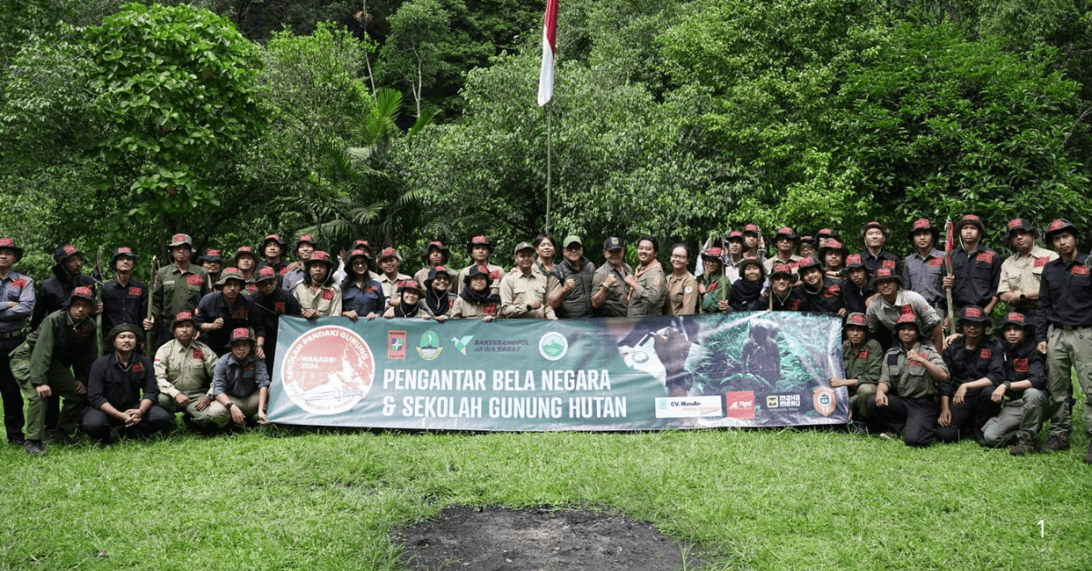 Teori Pendakian Dalam Sekolah Pendaki Gunung Wanadri - WARTAPALA INDONESIA